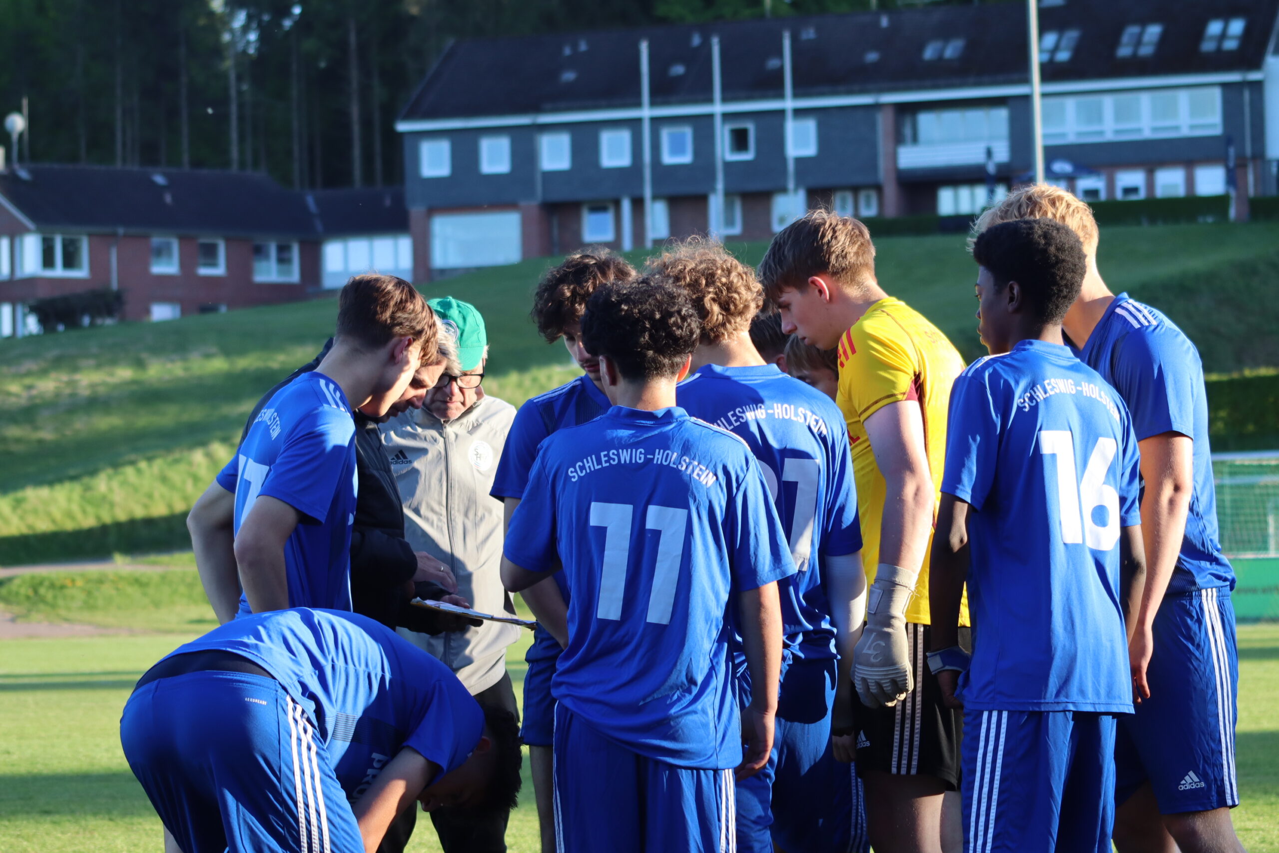 U16-Junioren: DFB-Sichtungsturnier ab dem 16. Mai in Duisburg - shfv ...